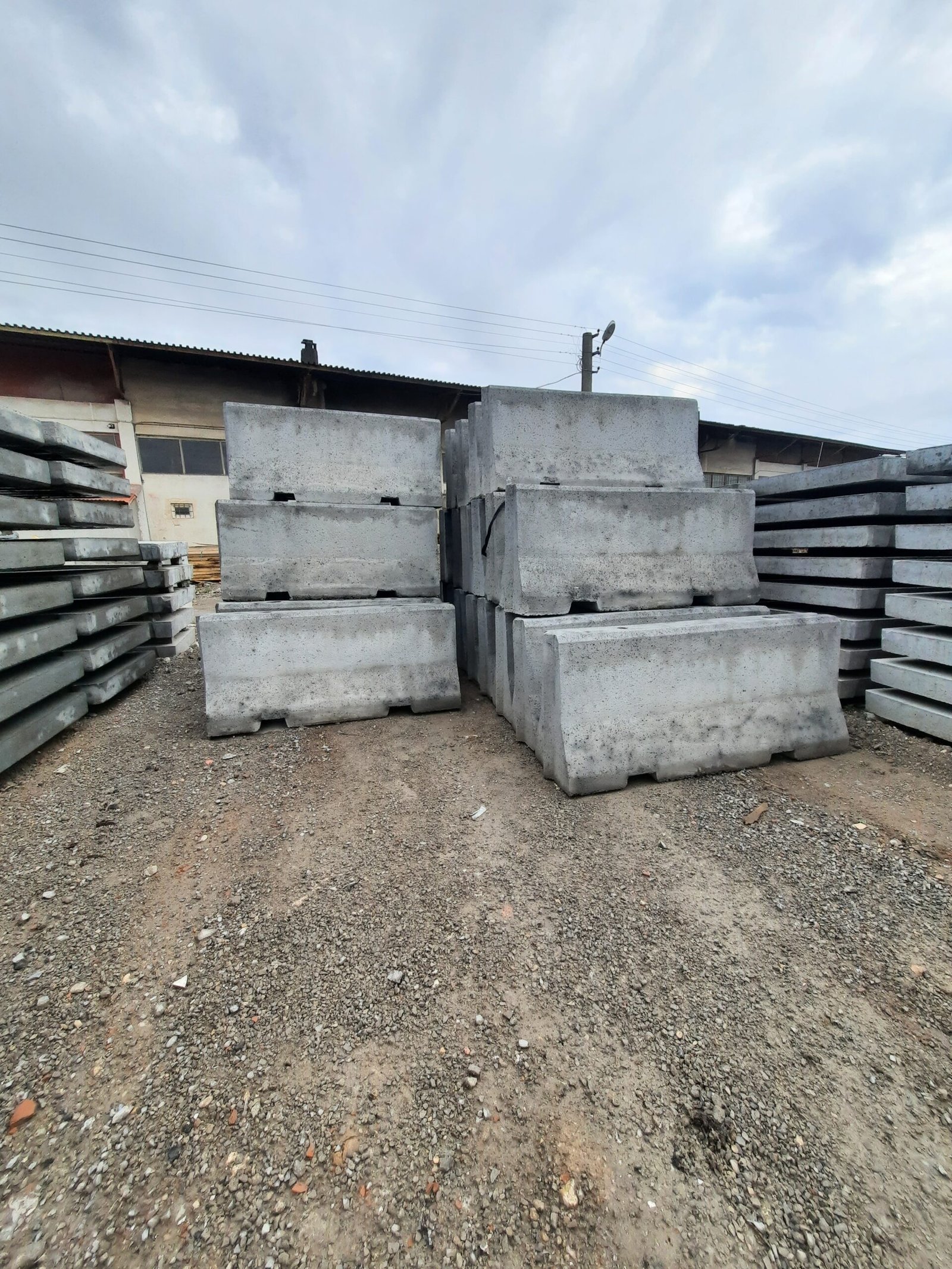 Beton Menhol - Beton Yapı Elemanları - Ahır Izgarası