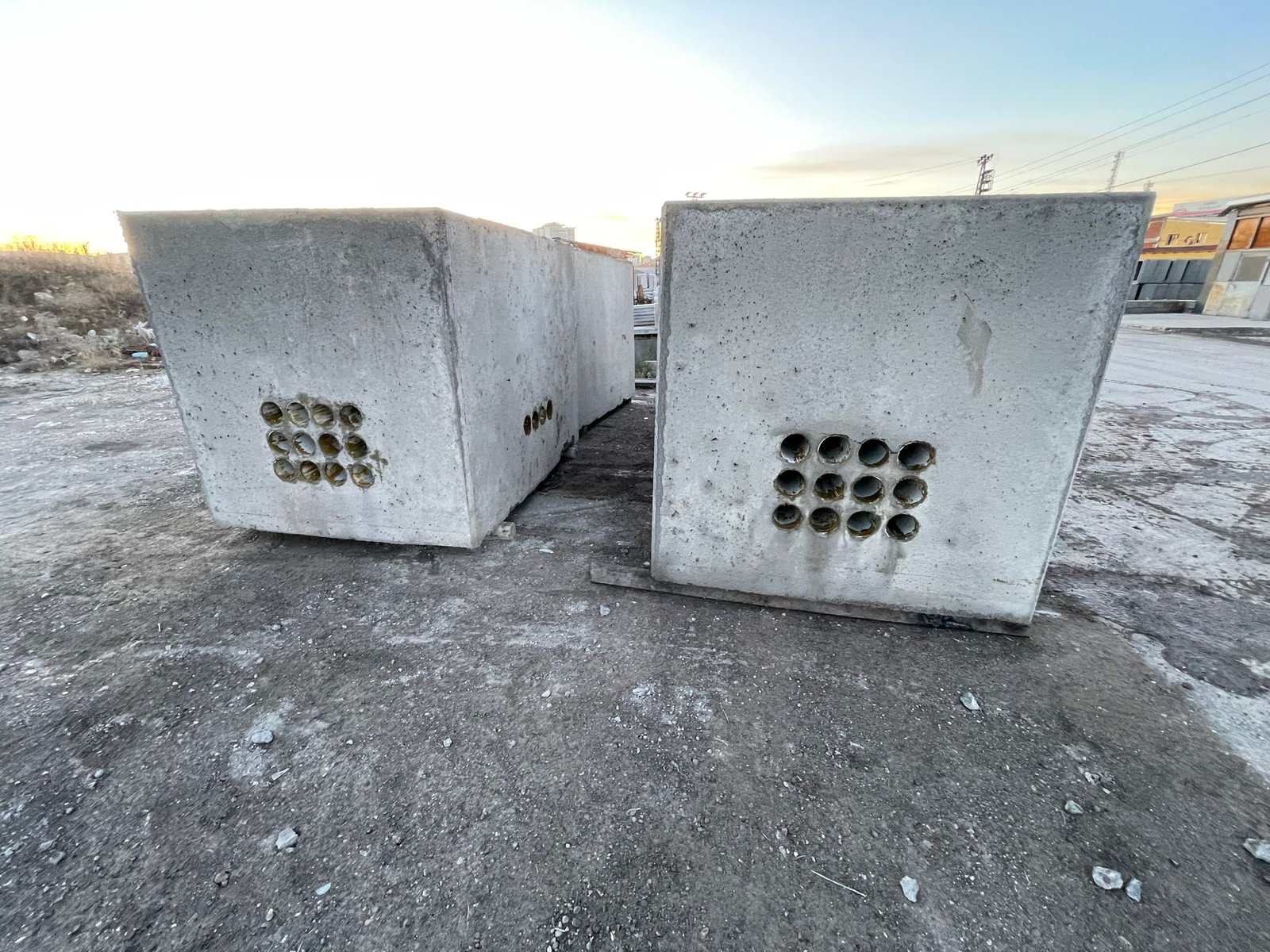 Beton Menhol - Beton Yapı Elemanları - Ahır Izgarası